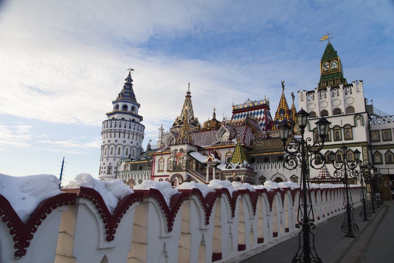 Edificios rusos antiguos imagen editorial. Imagen de historia - 117300450