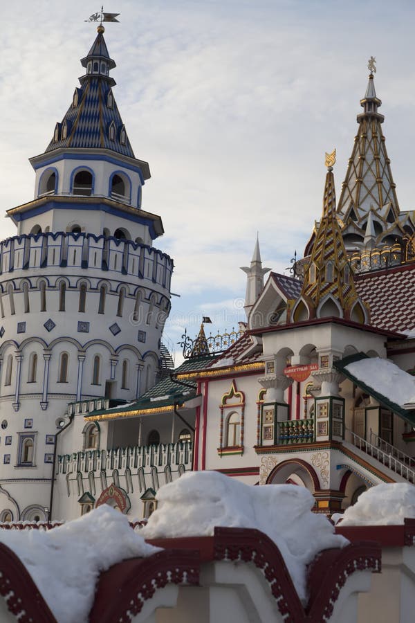 Edificios rusos antiguos foto de archivo editorial. Imagen de iglesia ...