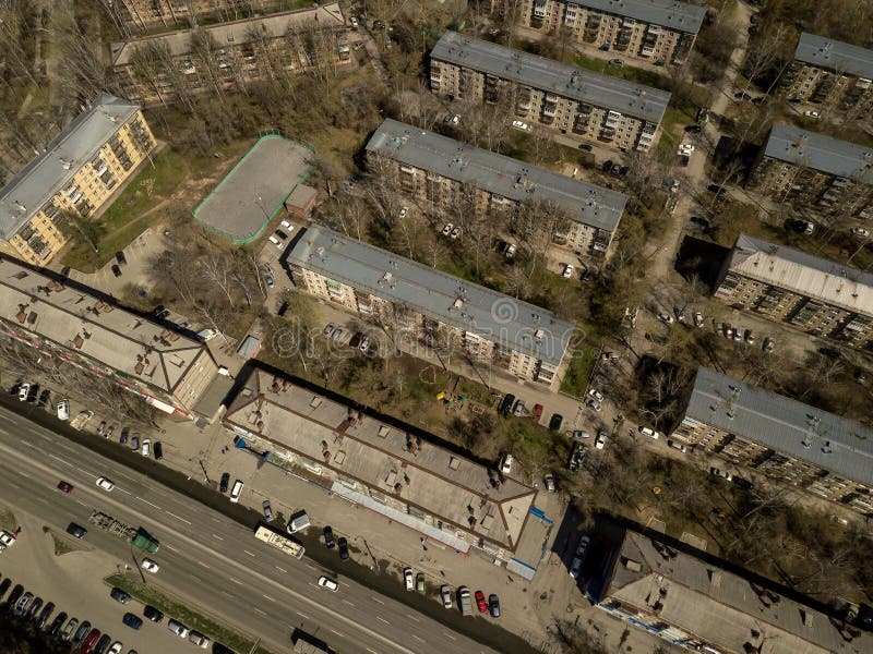 Edificios Rusos Viejos Y Nuevos Foto de archivo - Imagen de alto ...