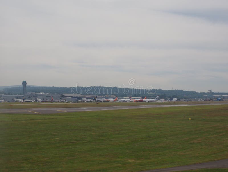 Edinburgh Airport runway editorial photo. Image of landmark - 123969306