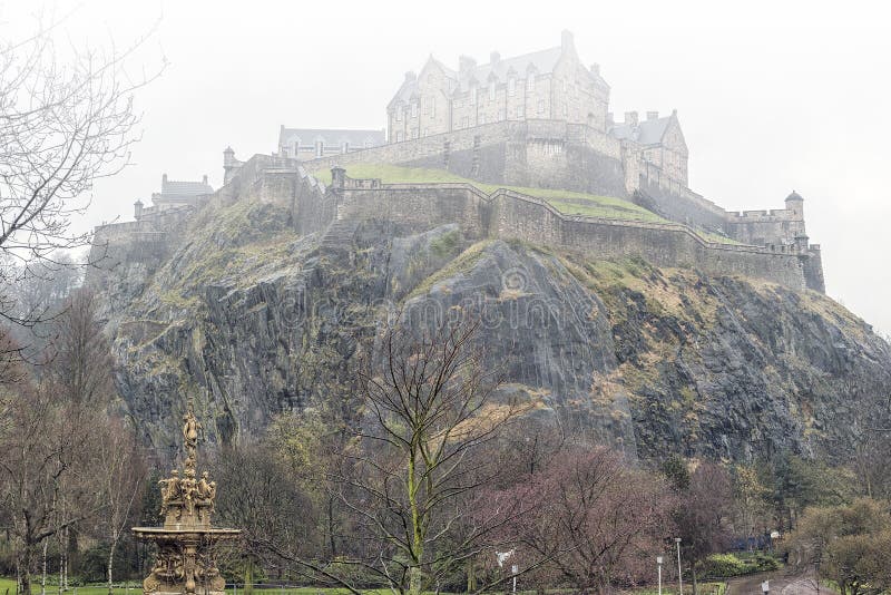 Edinburgh Castle in the Fog Stock Photo - Image of famous, foggy: 72486686