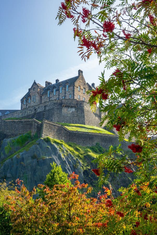 Edinburgh Castle from Princes St Gardens Stock Image - Image of kingdom ...