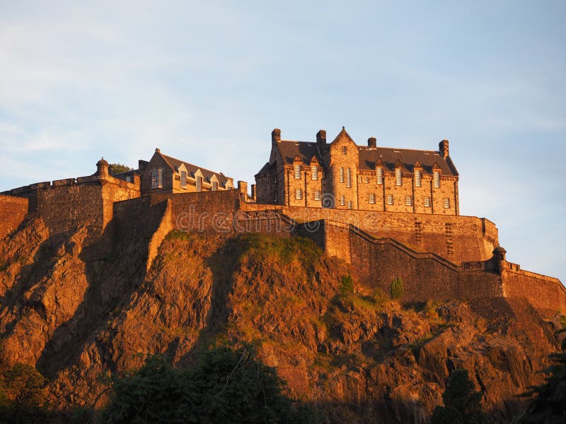 Edinburgh castle at sunset stock image. Image of urban - 121359893