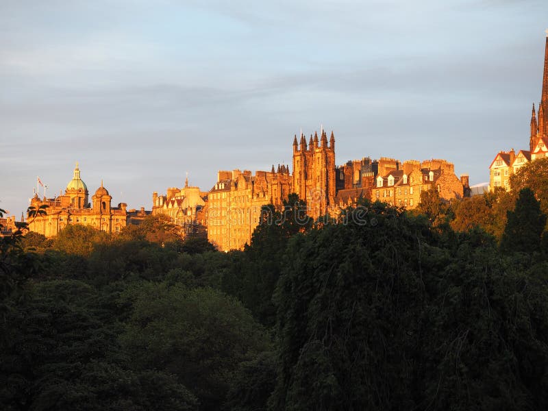 Edinburgh castle at sunset stock image. Image of sunset - 121557653