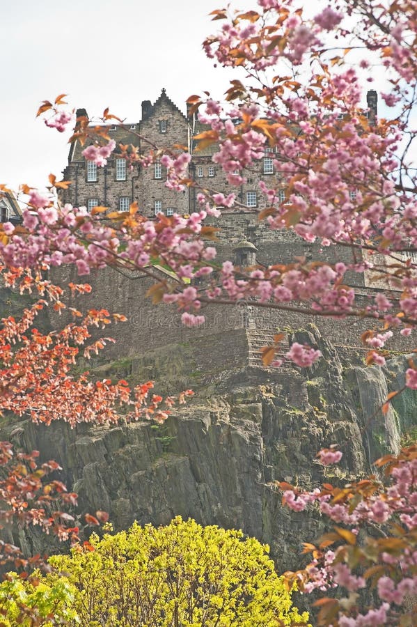 Edinburgh Castle in Spring editorial image. Image of capital - 40126010