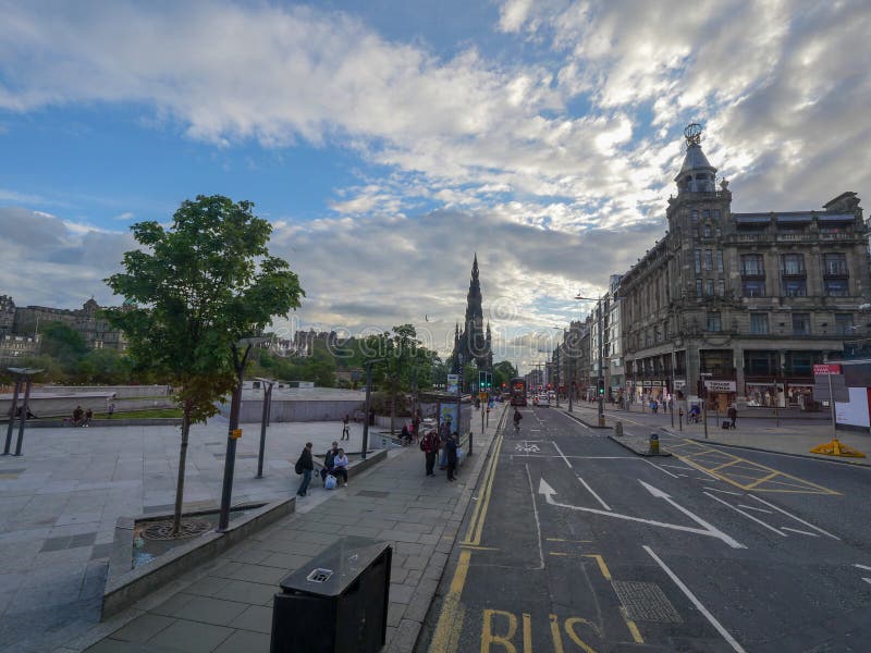 Edinburgh city center editorial stock photo. Image of horizon - 151092373