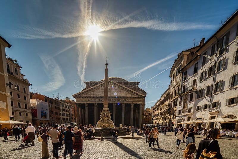 EDITORIAL Pantheon square editorial image. Image of italy - 163761035