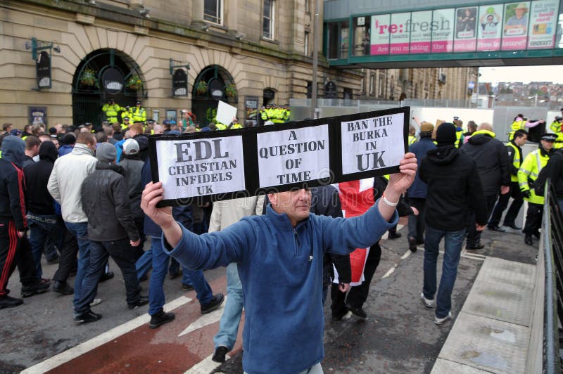 EDL Demo in Blackburn editorial image. Image of crowd - 19023815