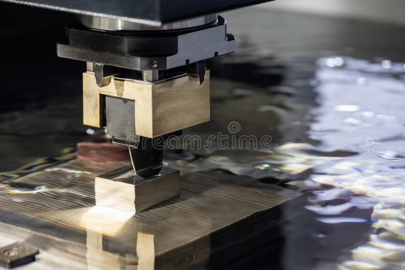 The EDM Machine Working with Graphite Electrode and Use Liquid Coolant ...