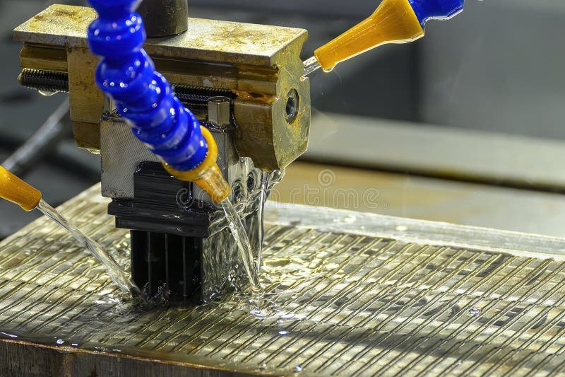 The EDM Machine Working with Graphite Electrode and Use Liquid Coolant ...