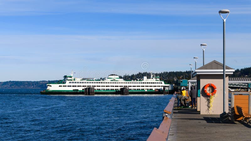 Edmonds Pier with Fishermen Checking Catch. Car Ferry Spokane at the ...