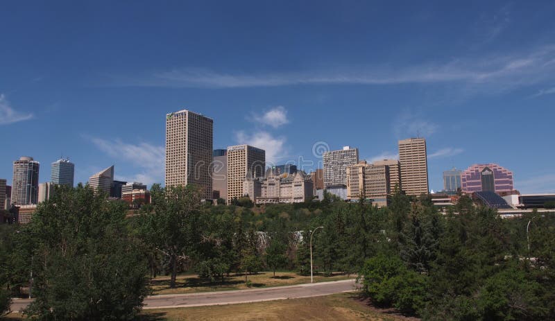 Edmonton Alberta Skyline editorial photography. Image of summer - 55986102