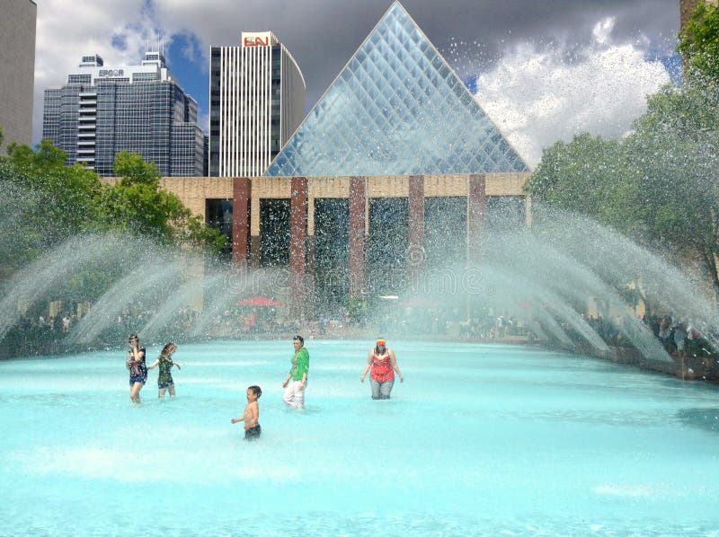 Edmonton City Hall editorial stock image. Image of outdoors - 31632379