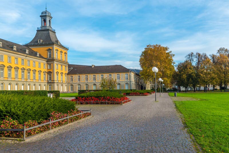 Shaw Hall at UNCG editorial photography. Image of architecture - 46169127