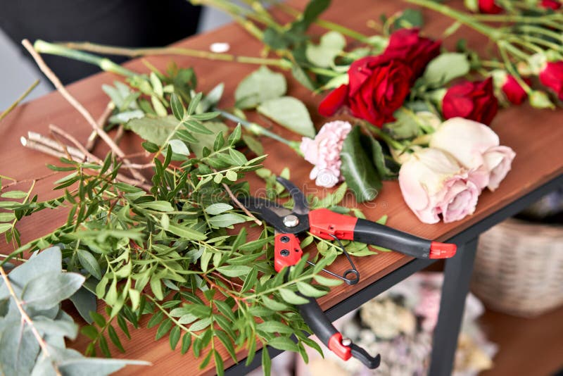 Education in the School of Floristry. Master Class on Making Bouquets ...