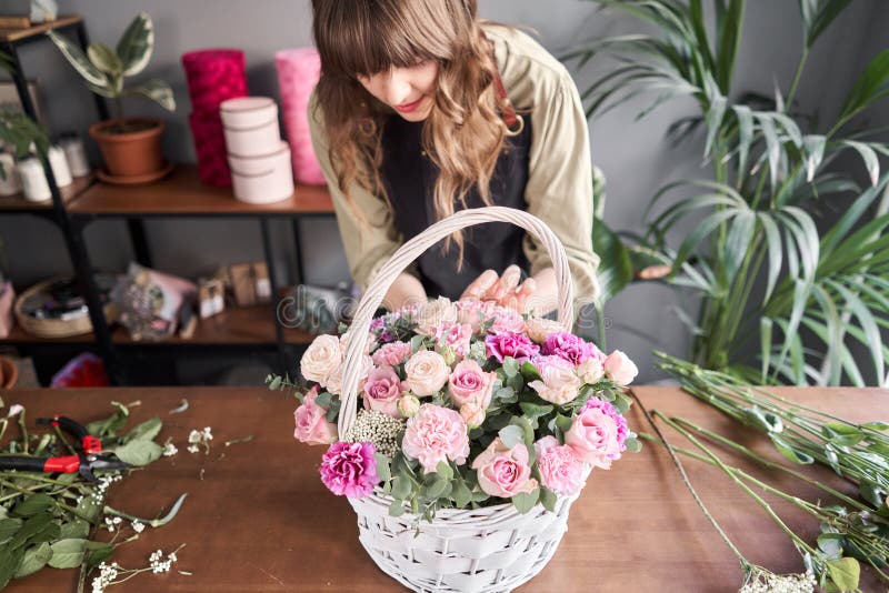 Education in the School of Floristry. Master Class on Making Bouquets ...