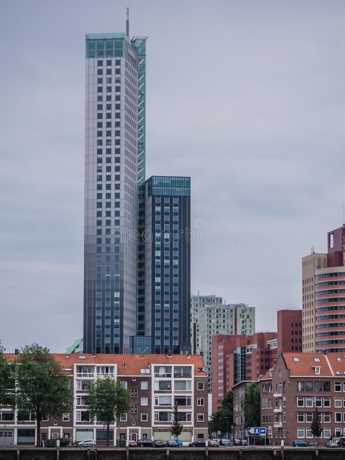 Een Deel Van De Horizon Van Rotterdam Redactionele Stock Afbeelding ...