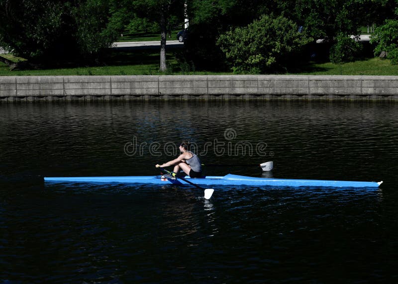 Een Eenzame Roeier redactionele stock afbeelding. Image of genomen ...