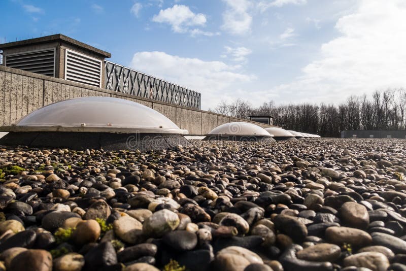Een koepel op het dak stock foto. Image of licht, metaal - 156882748