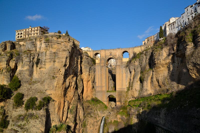 Nieuwe Brug, Ronda stock foto. Image of overspannen, groot - 23689798
