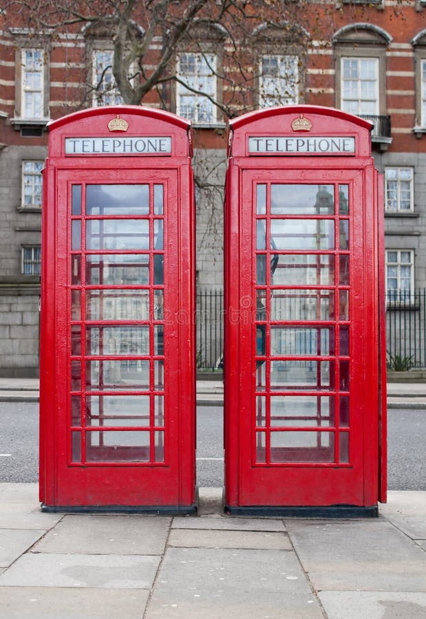 Een Paar Typische Rode Telefooncellen in Londen Stock Foto - Image of ...
