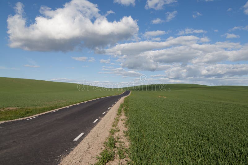 Een rechte weg stock afbeelding. Image of rechtstreeks - 40323207