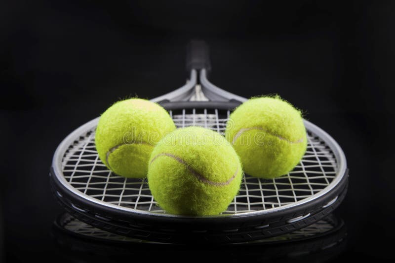 Een Reeks Van Tennis Racket En Racket Ball Stock Afbeelding - Image of ...