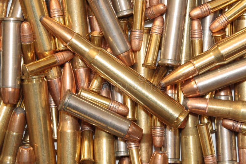 Een stapel munitie stock afbeelding. Image of munitie - 7852391