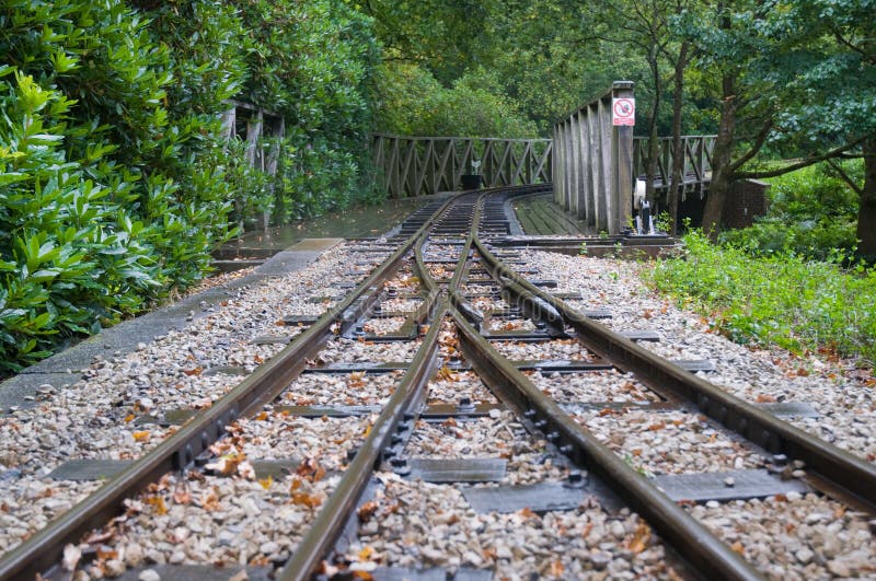 Een treinspoor stock foto. Image of seizoengebonden, daling - 7235296