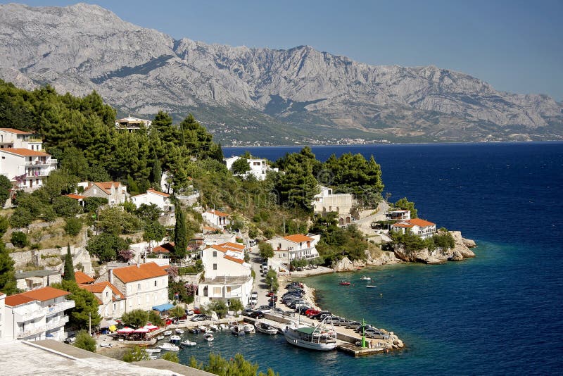 Een typisch Kroatisch dorp stock afbeelding. Image of mooi - 22439653