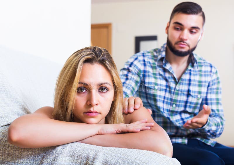 Een Verzoening Tussen De Echtgenoten Stock Foto - Image of ontevreden ...