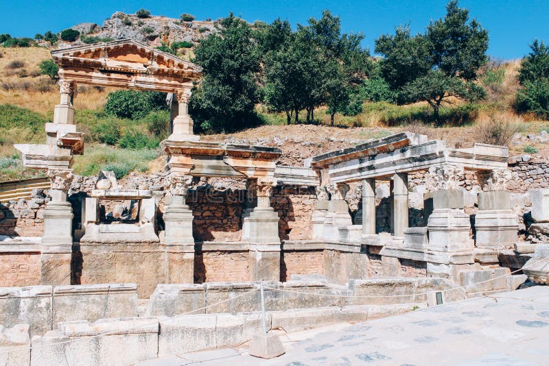 Efes Ephesus in Selcuk, Turkey Stock Image - Image of historic, library ...