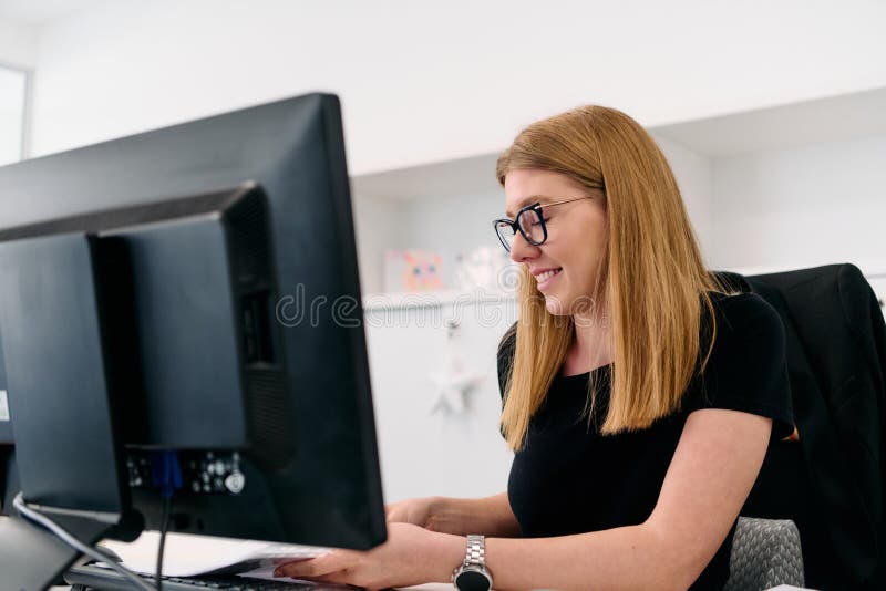 Efficient Call Center Agent Providing Seamless Customer Assistance ...