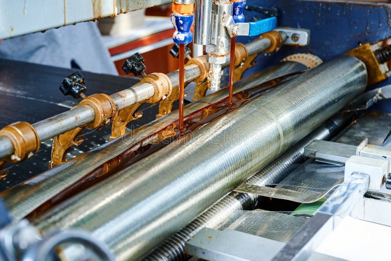 Efficient Glue Application through an Advanced Glue-spreading Machine ...