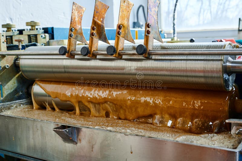 Efficient Hot Glue Application Process with Specialized Glue-spreading ...