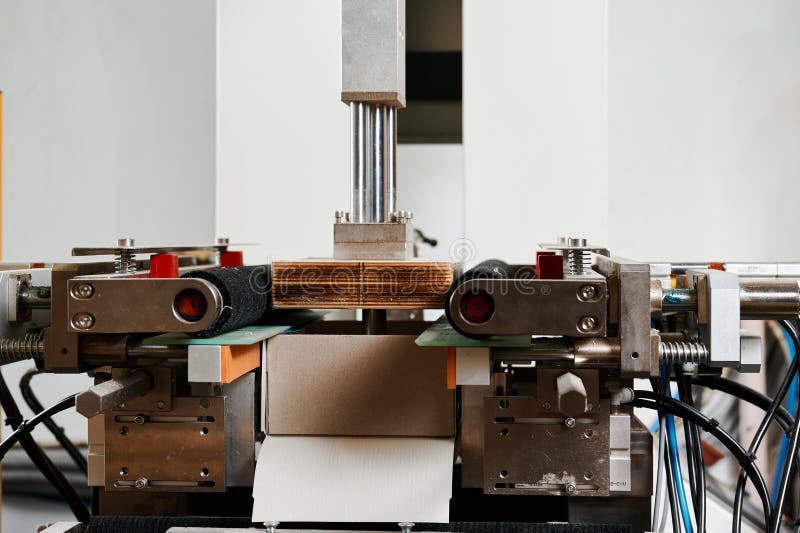 Efficient Wrapping Machine for Rectangular Boxes Enhances Packaging ...