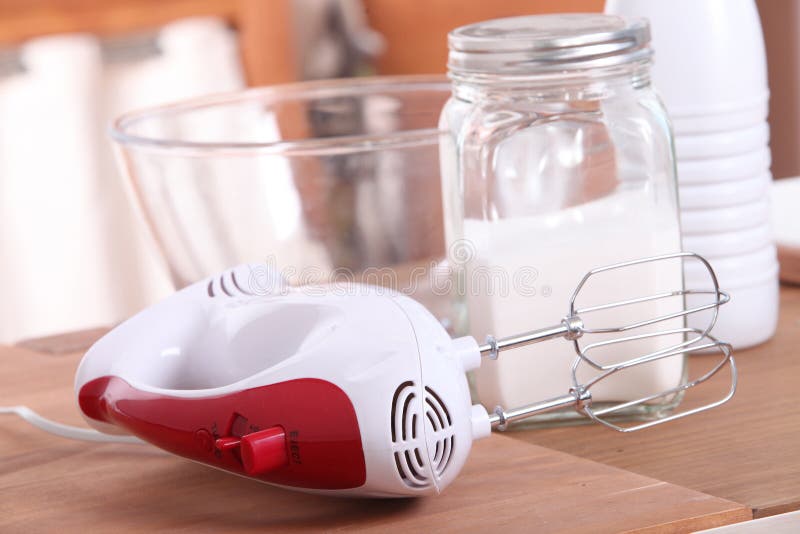 Egg beater and sugar stock photo. Image of kitchen, cake - 33514352