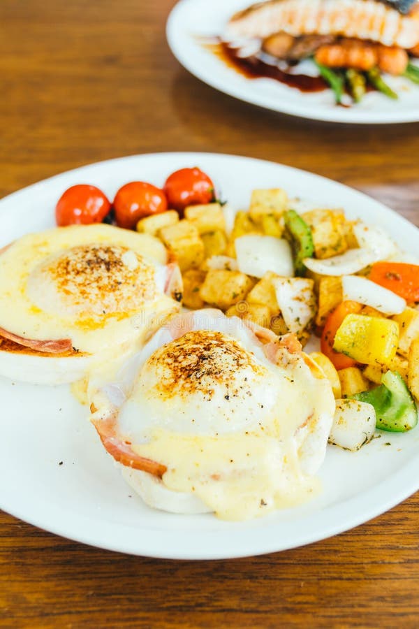 Egg Benedict with Vegetable for Breakfast Stock Image - Image of ...