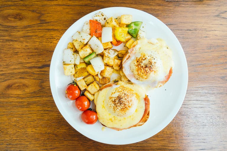 Egg Benedict with Vegetable for Breakfast Stock Image - Image of salad ...