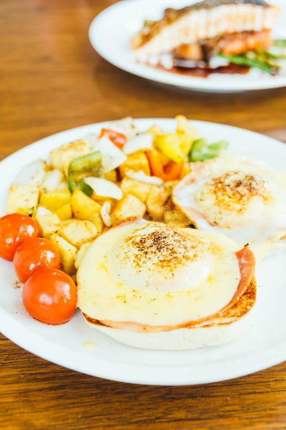 Egg Benedict with Vegetable for Breakfast Stock Photo - Image of ...