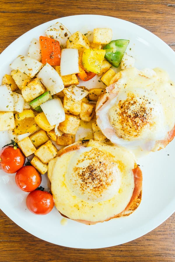 Egg Benedict with Vegetable for Breakfast Stock Image - Image of dish ...