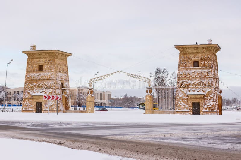 Egyptian Gate in Tsarskoye Selo. Winter Stock Photo - Image of building ...