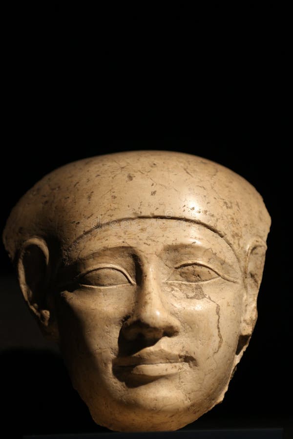 Egyptian head of 400 BC stock image. Image of hatshepsut - 17651599