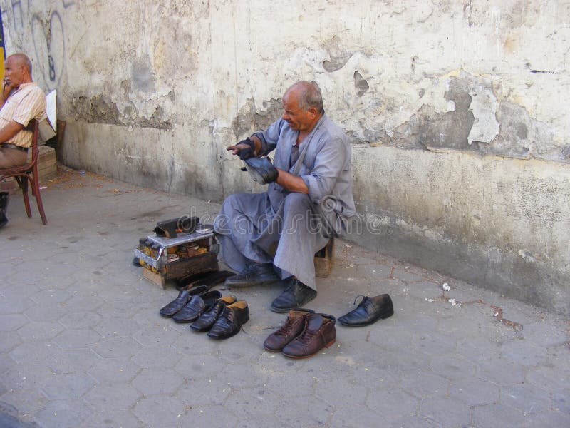 Shoeblack Man Cleaning Shoes Editorial Stock Image - Image of asian ...