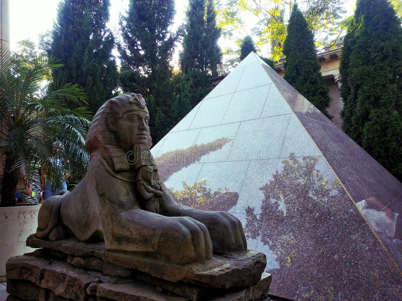 Egyptian pyramid stock image. Image of sphinx, statue - 264091427