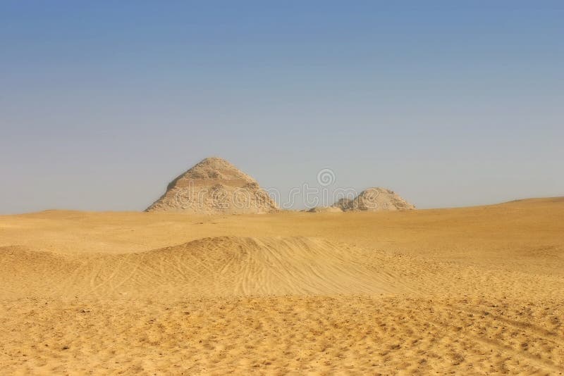 Egyptian Pyramid at Al-Lahun Stock Photo - Image of history, travel ...