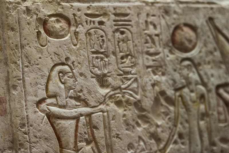Egyptiska Hieroglyf I Detalj Redaktionell Arkivfoto - Bild av medel ...