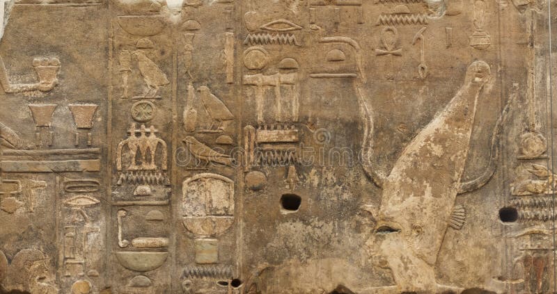 Egyptiska Hieroglyf I Detalj Redaktionell Arkivfoto - Bild av medel ...