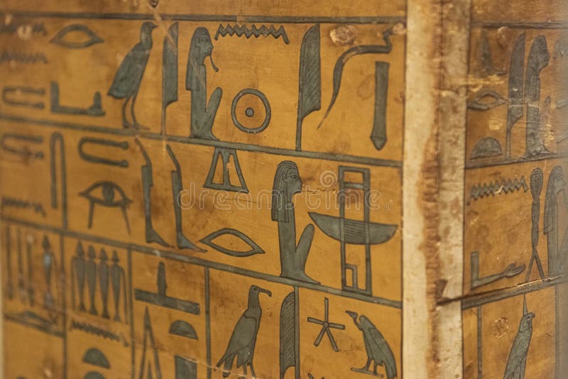 Egyptiska Hieroglyf I Detalj Redaktionell Arkivfoto - Bild av konst ...