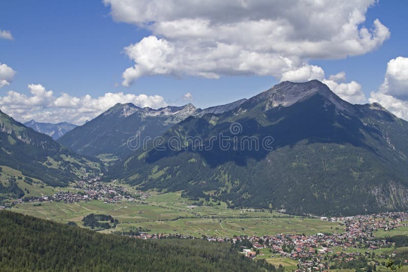 Ehrwald in Tyrol stock image. Image of alpine, community - 43078515